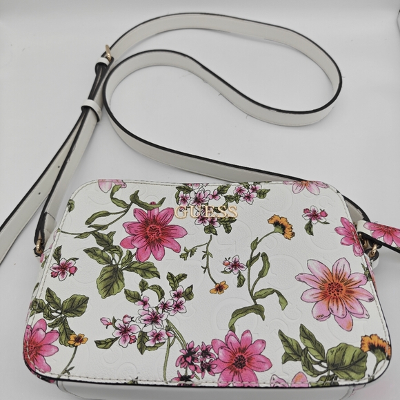 Guess | Bags | Guess Floral Crossbody Euc | Poshmark